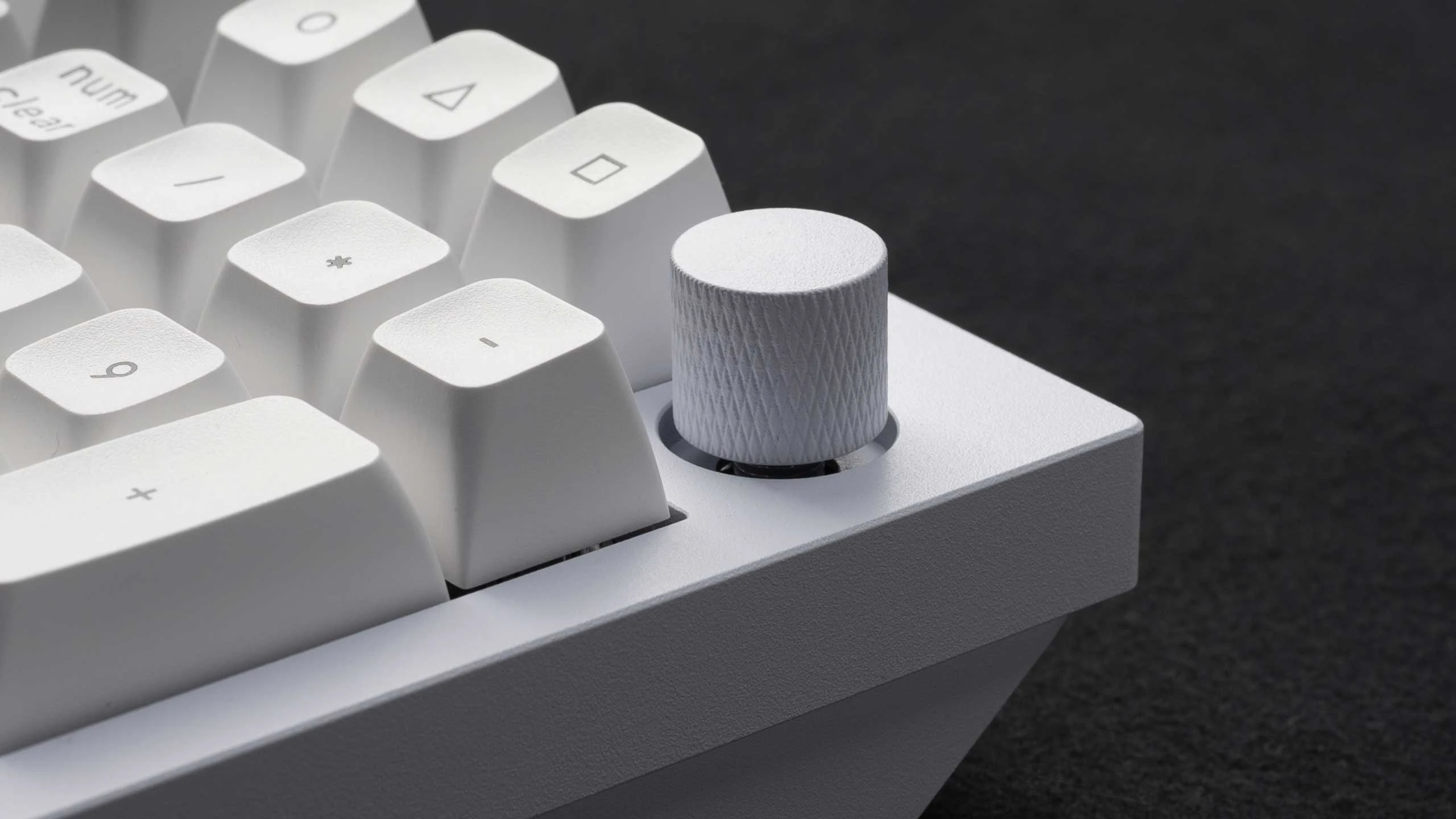 Keychron Q5 Pro Full Size Custom Keyboard RGB QMK Wireless | CandyKeys